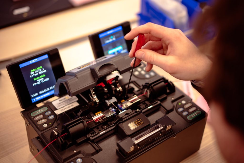 DAYY Photonics | About